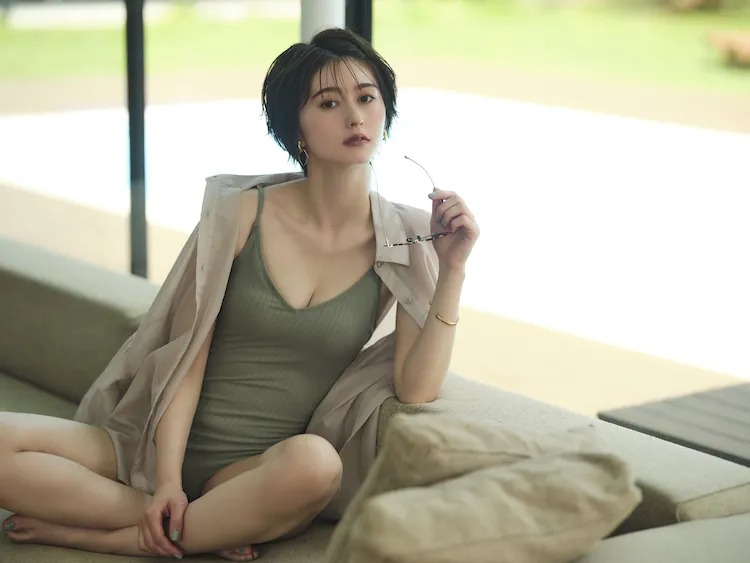 【CanCamモデル菜波×水着コーデ】オトナな「バックシャン」で大胆に｜【2022体型カバー水着②】 - CanCam.jp（キャンキャン）