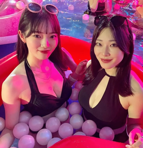 イマドキ女子総勢36人の水着SNAP♡どんな水着を着ているの…？にお答えします【CanCamナイトプール】 - CanCam.jp（キャンキャン）