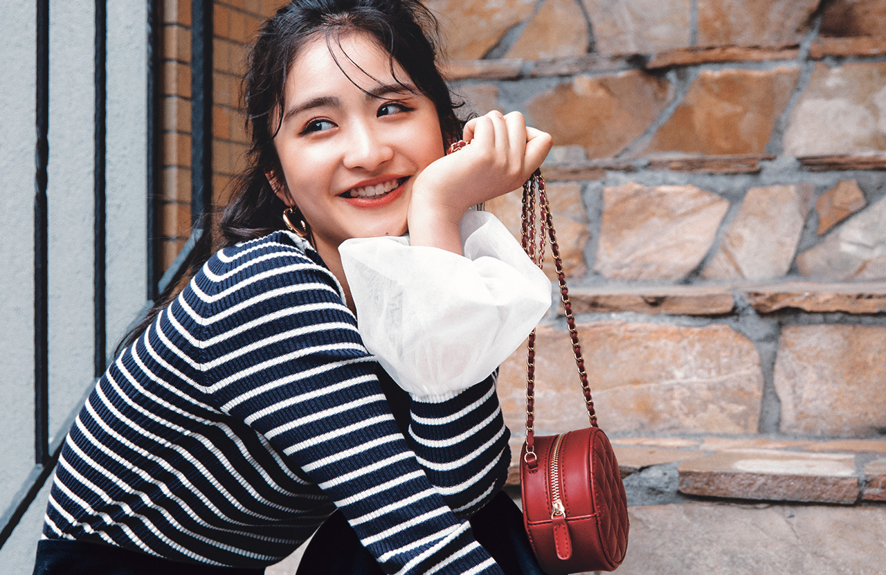 【5月のコーデ】いつものボーダーコーデを、赤小物で印象的に！ - CanCam.jp（キャンキャン）