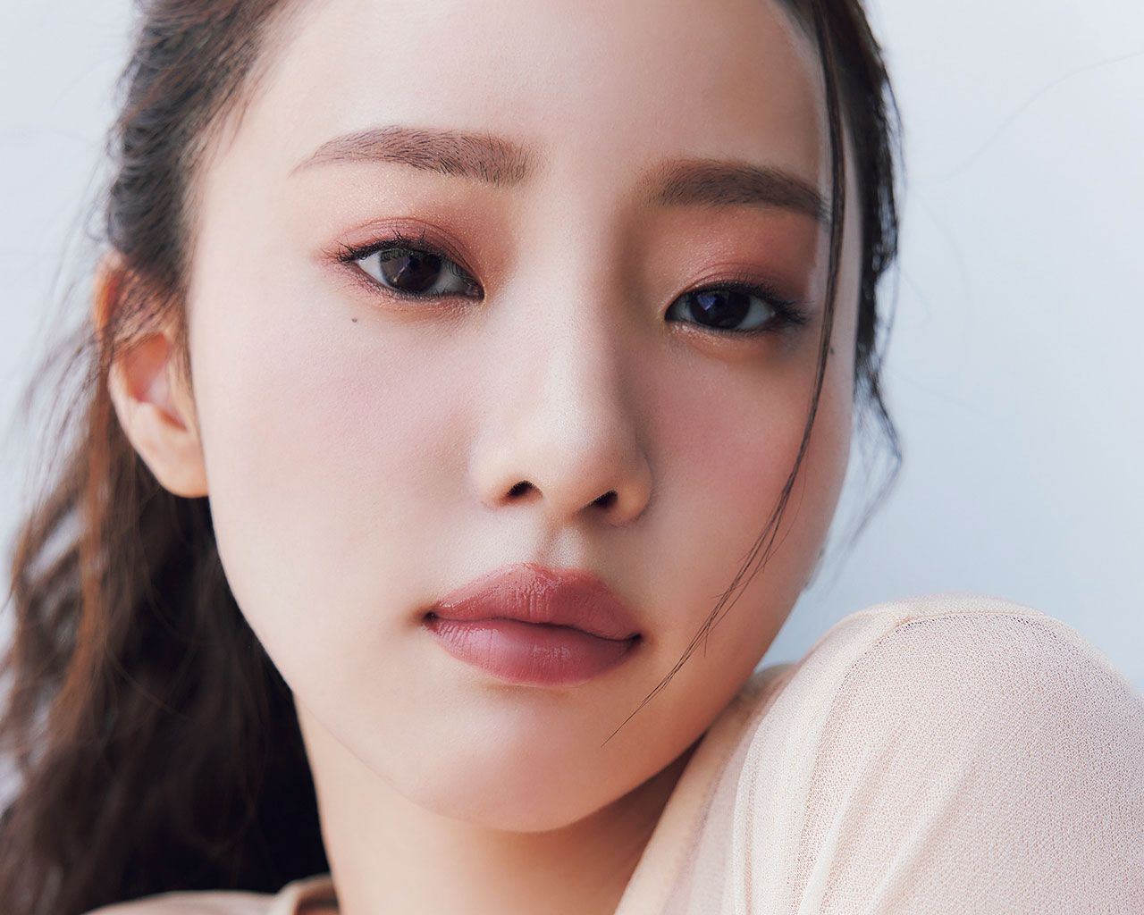 色っぽすぎ♡新CanCamモデル・中町 綾が秋メイクにアップデート - CanCam.jp（キャンキャン）