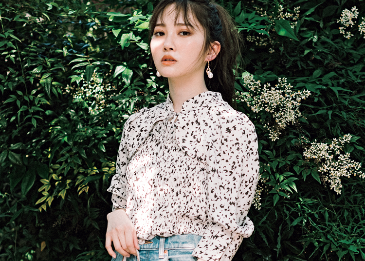 SNIDELブラウス♡絶妙なガーリー感にキュンとする！【今日のコーデ】 - CanCam.jp（キャンキャン）