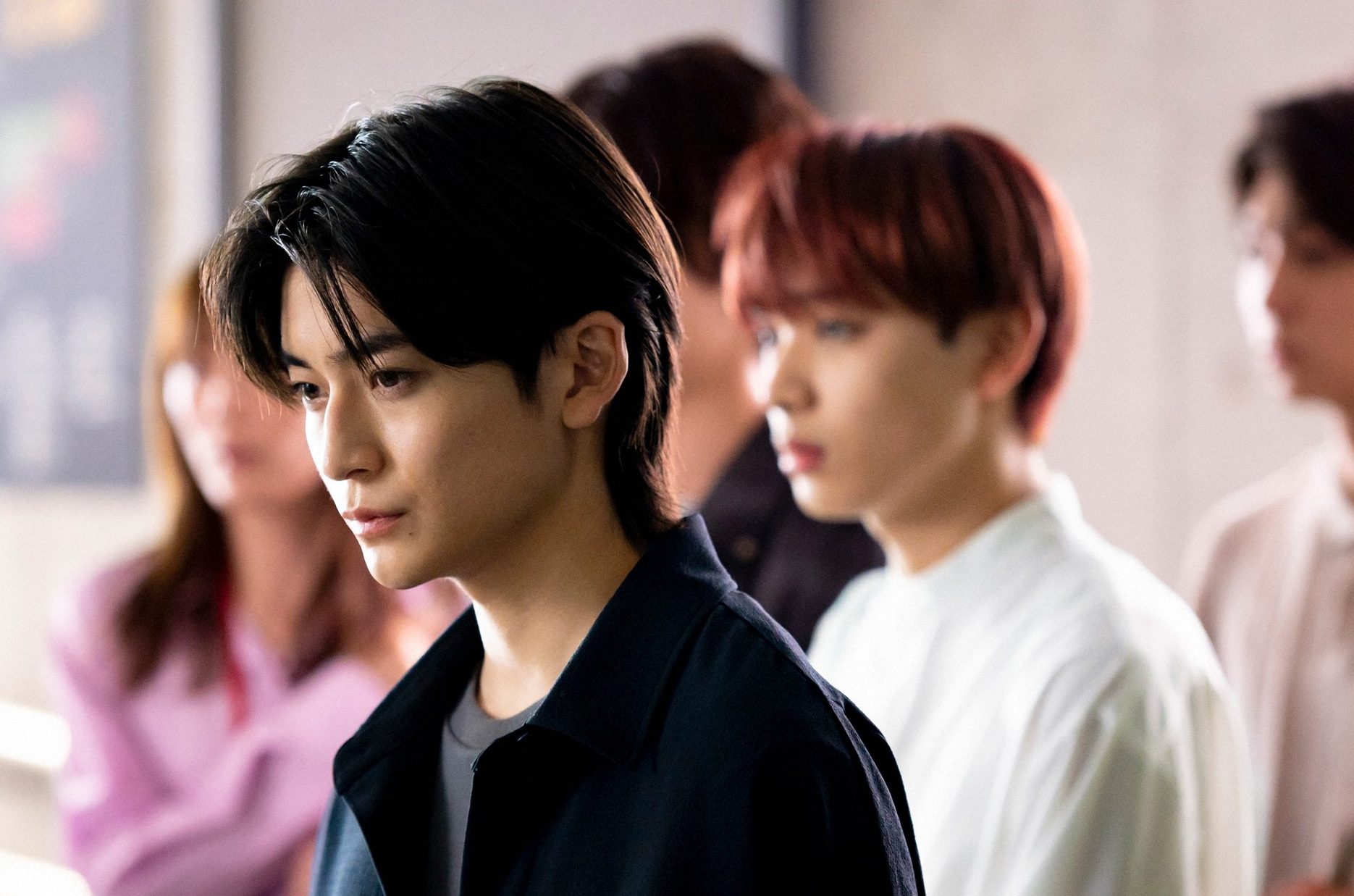 本田翼が高橋文哉らボーイズグループ7人組・8LOOMの寮母に！青春＆胸キュン物語が開幕 - CanCam.jp（キャンキャン）