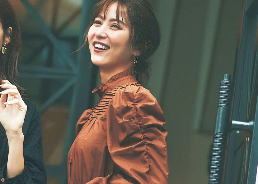 テラコッタとの違いは？「ラセットブラウン」ってどんな色？【意外と知らないファッション用語】 - CanCam.jp（キャンキャン）