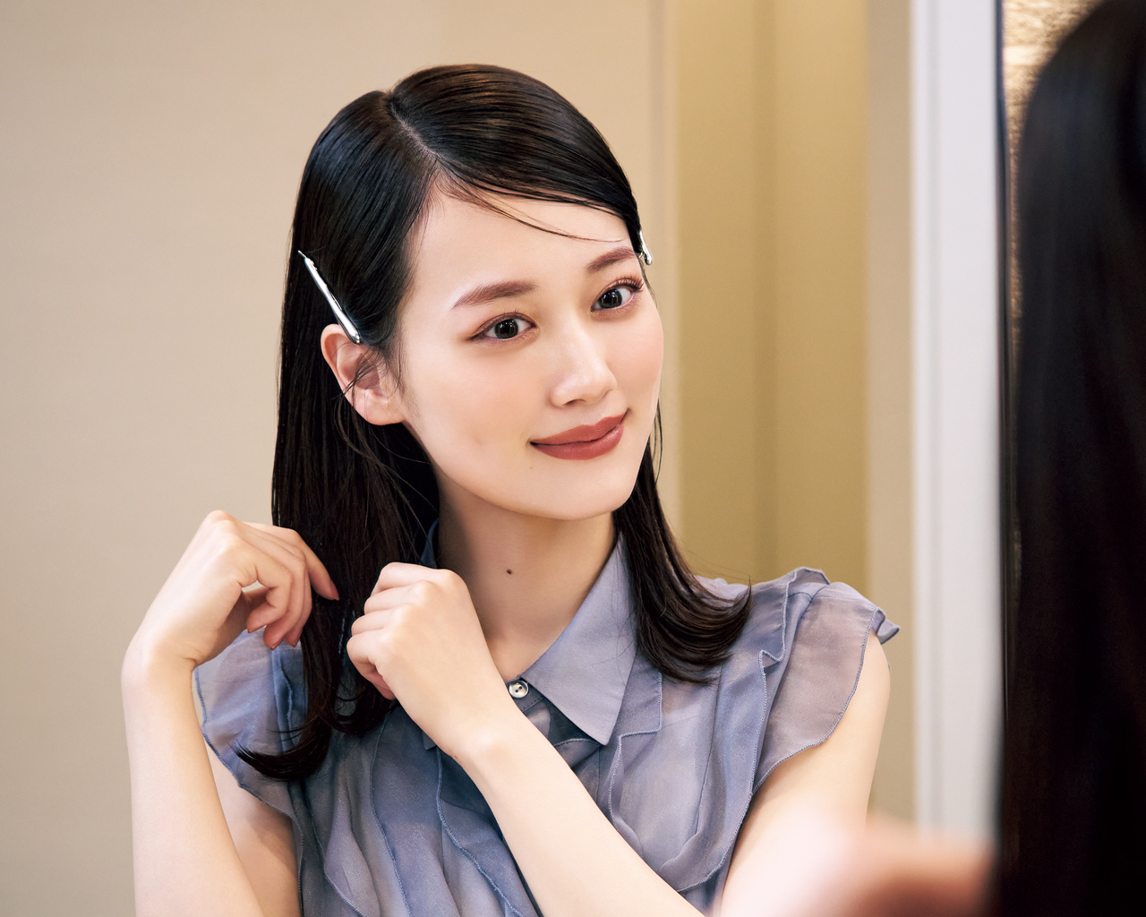 乃木坂46・山下美月が実演♡お仕事後1分でできる簡単ヘアアレンジ - CanCam.jp（キャンキャン）