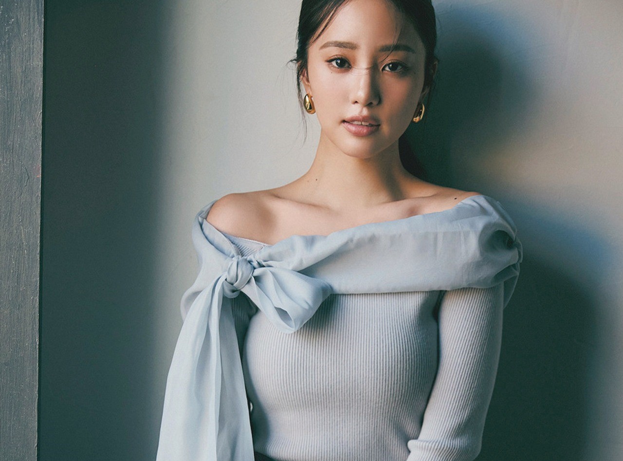 【中町綾】ムードがあって色っぽい♡「ニュアンスワントーンコーデ12選」｜2024秋 - CanCam.jp（キャンキャン）