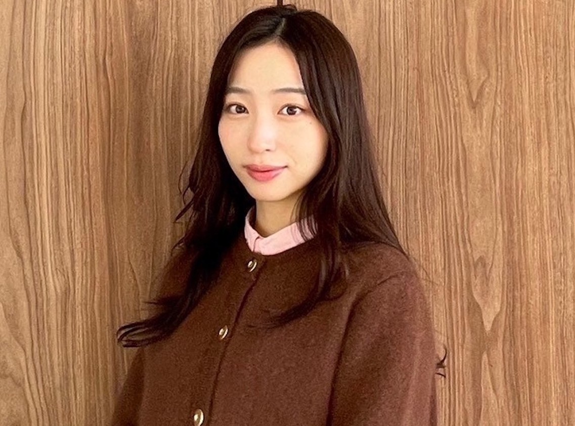 【写真7枚】スカートのカットオフが大胆！『めざましテレビ』お天気キャスター林佑香さんの毎日コーデ【11月22日分】 - CanCam.jp ...