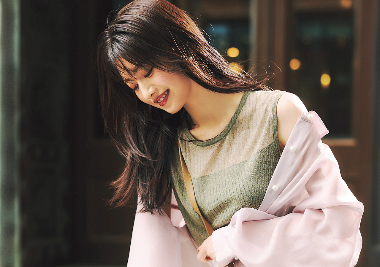 【9／24のコーデ】GUのピアスでフェミニンに♡ 大人の透け服スタイル - CanCam.jp（キャンキャン）