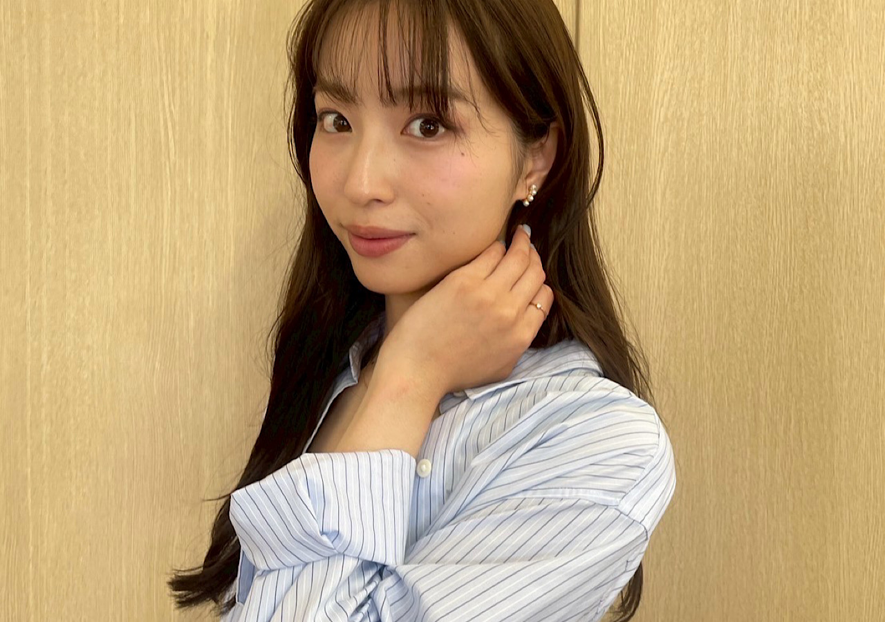 【写真8枚】ユニクロのストライプシャツでこなれ感をプラス！『めざましテレビ』お天気キャスター・林佑香さん毎日コーデ【9月25日分】 - CanCam.jp（キャンキャン）