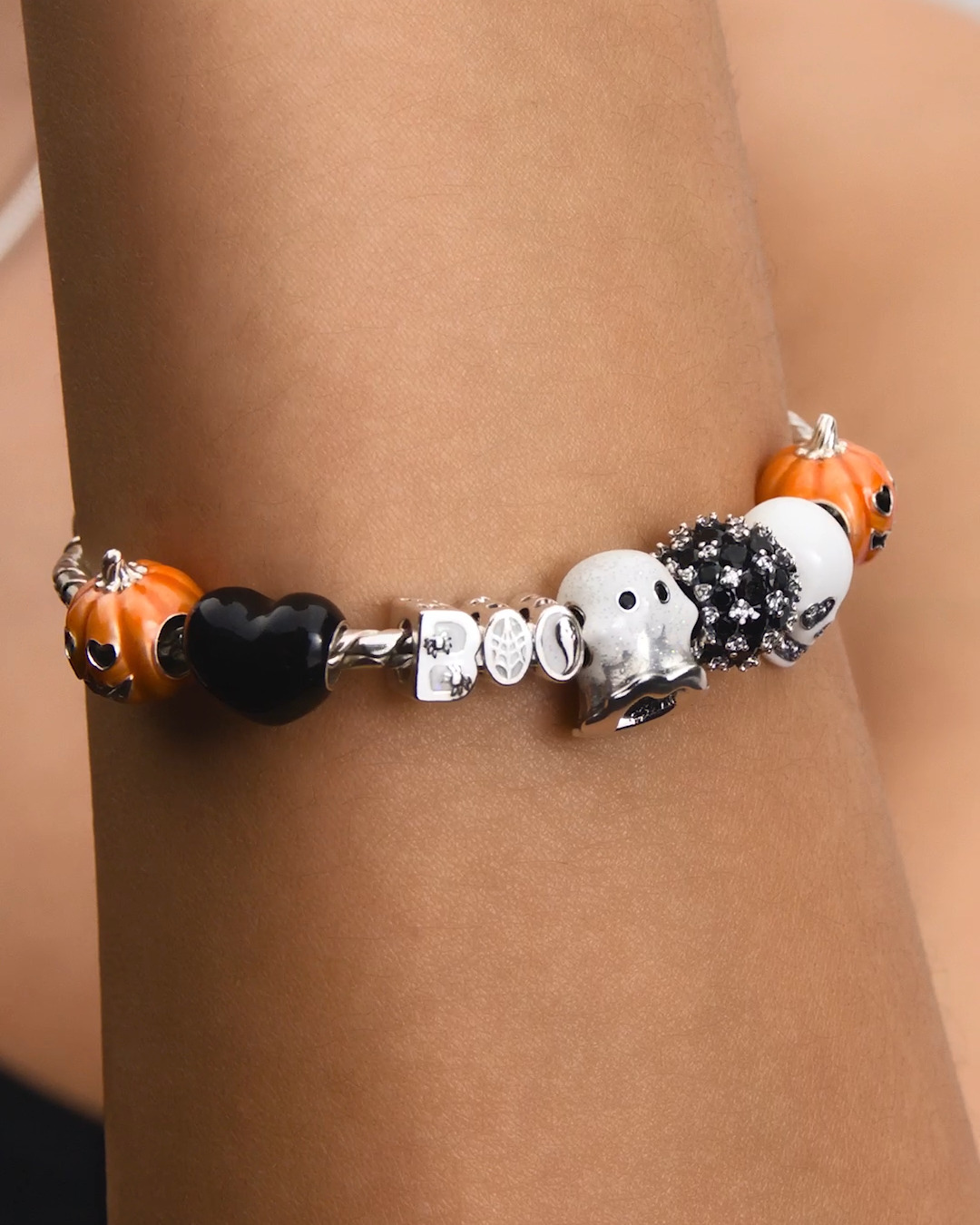 HIGH_2025Q3E_collection_moments_go_ac_tp_model_video_thumbnail_01_portrait_some - CanCam.jp（キャンキャン）