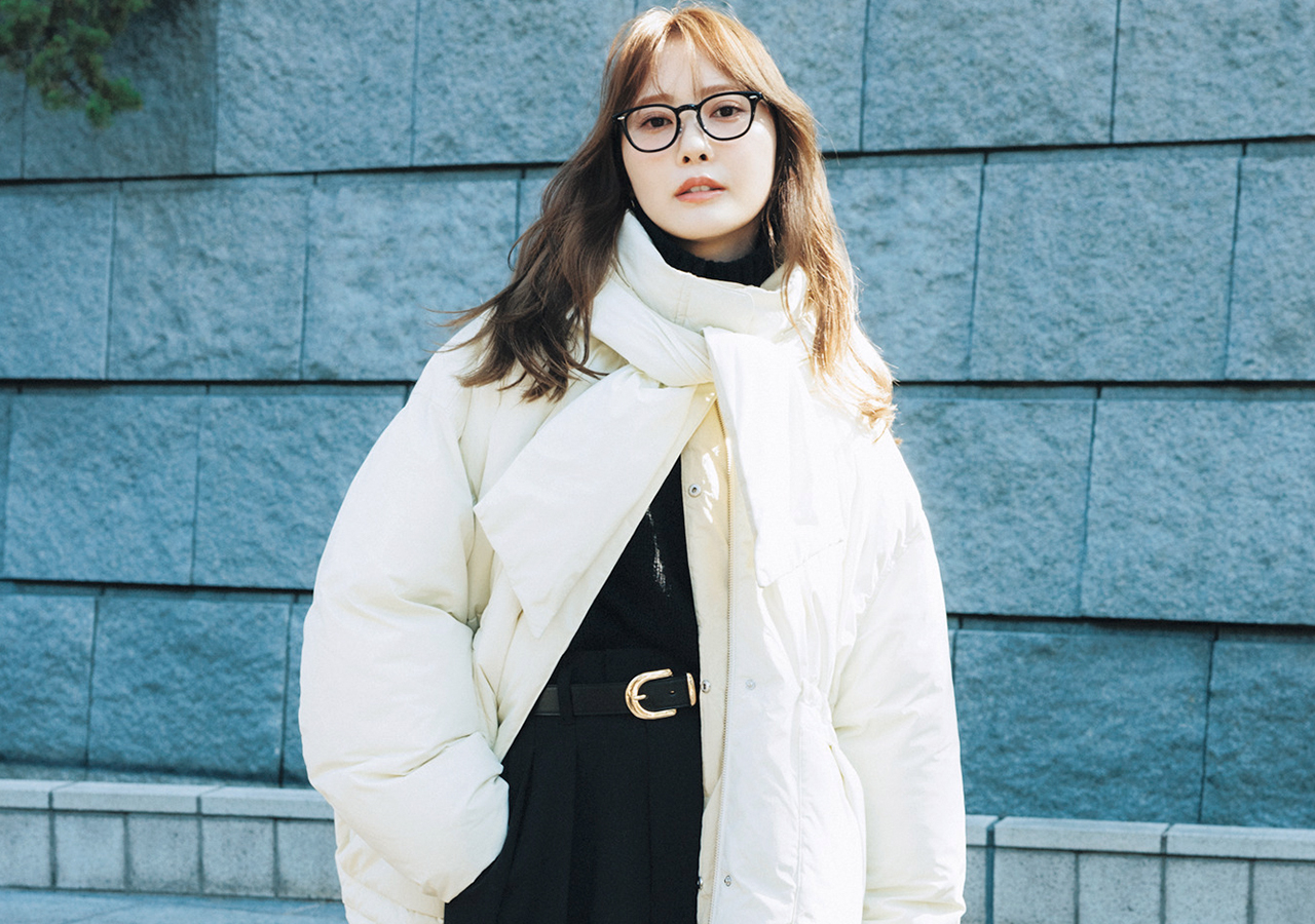 【12／16のコーデ】GUベルトで目線UP♡ 加藤史帆が着る、大人きれいなモノトーン - CanCam.jp（キャンキャン）